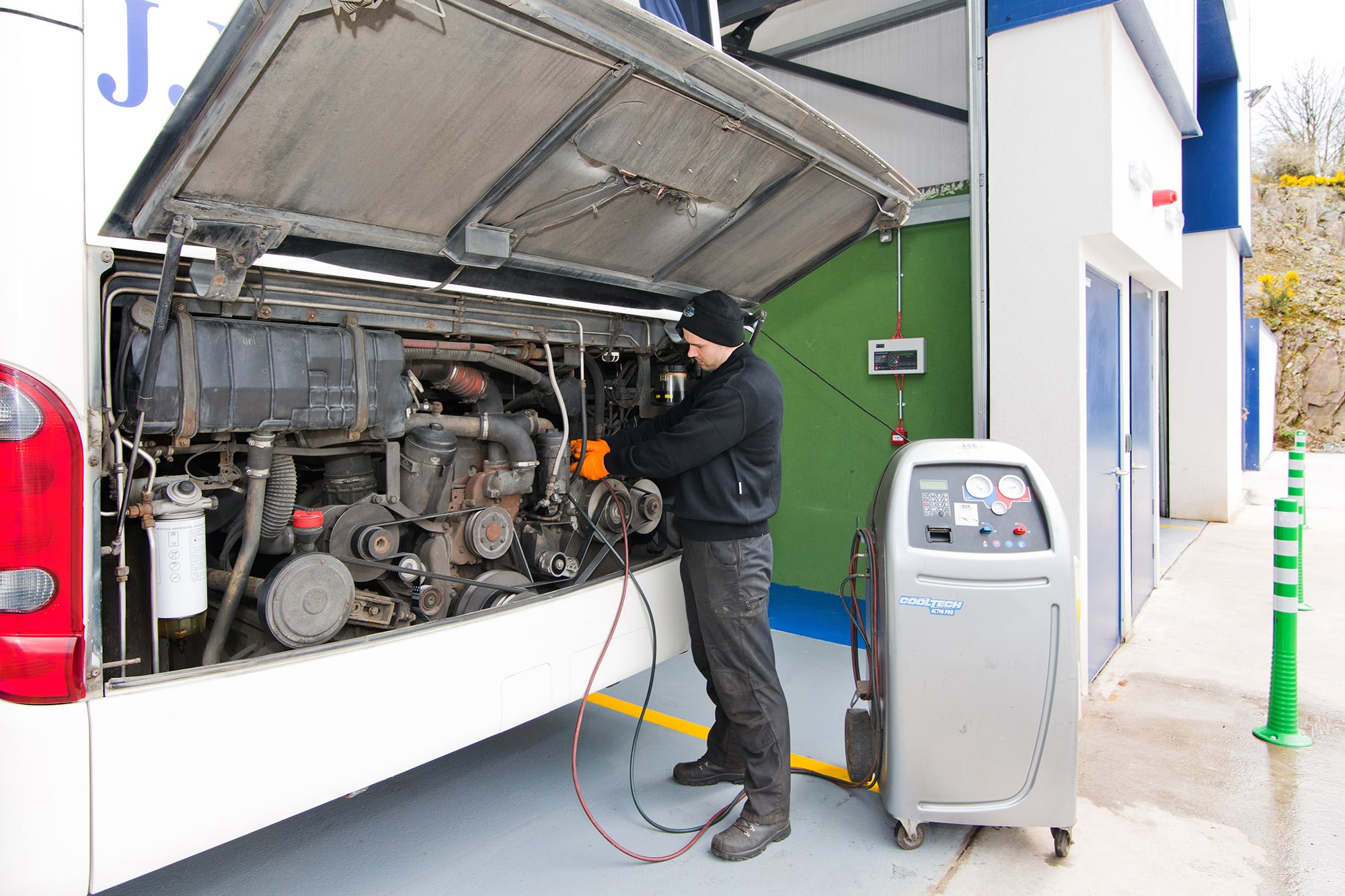 Air conditioning Servicing for Coaches - Coach Sales, Servicing & Parts ...